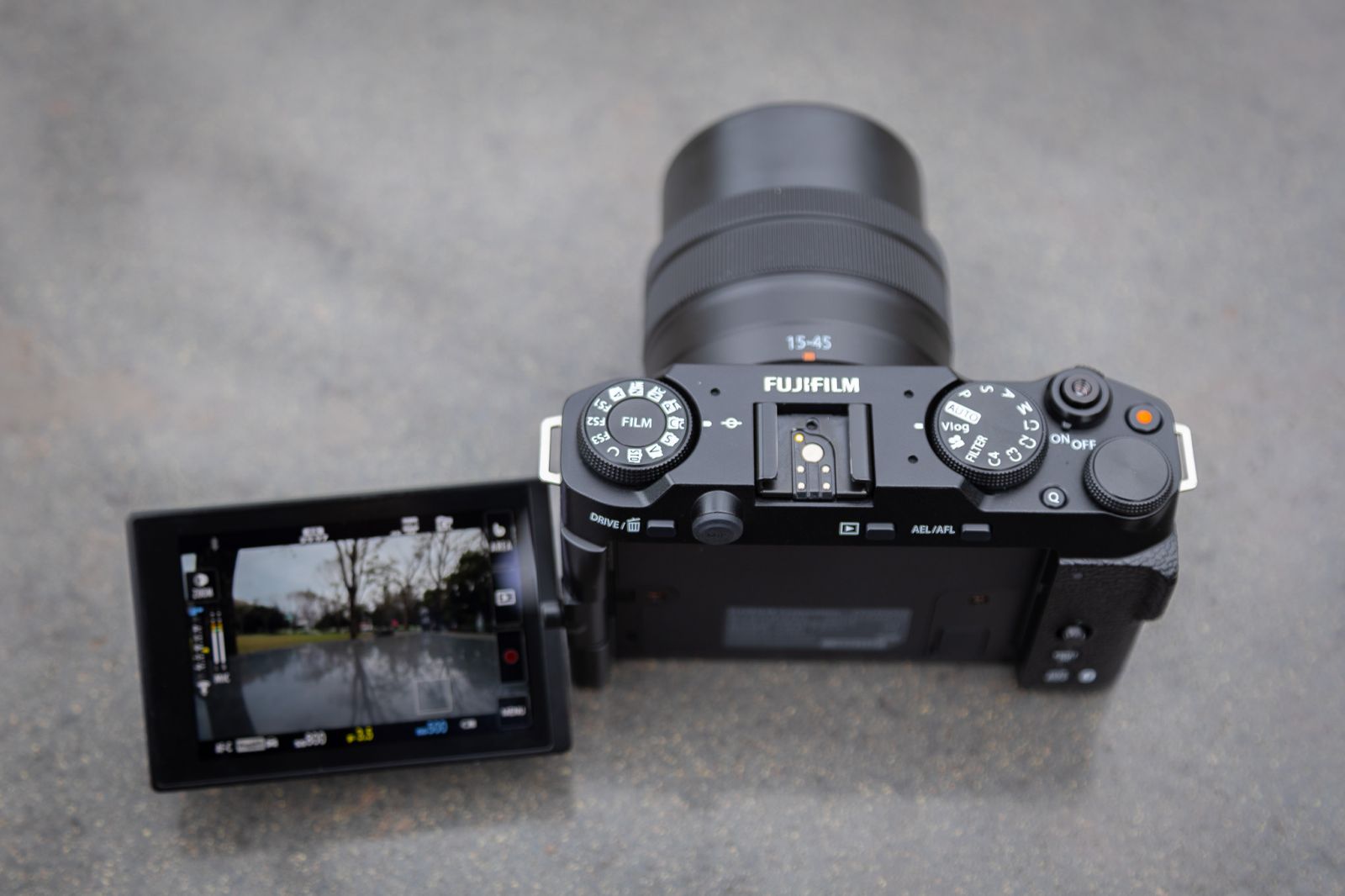 富士 X-M5 大膽進軍 VLOG 市場：6.2K錄影、9:16 直拍模式與軟片模擬全新拍攝體驗-體驗評測 - 三創生活